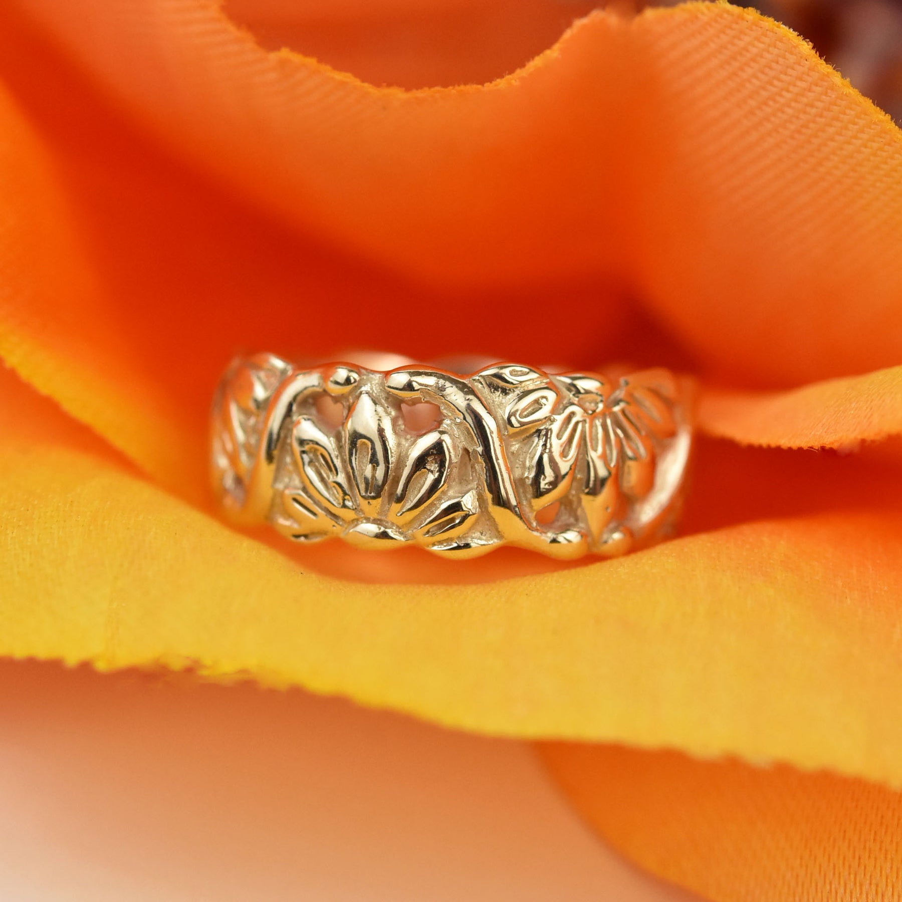 Papyrus Ring in 10K Yellow Gold – Goldmakers Fine Jewelry